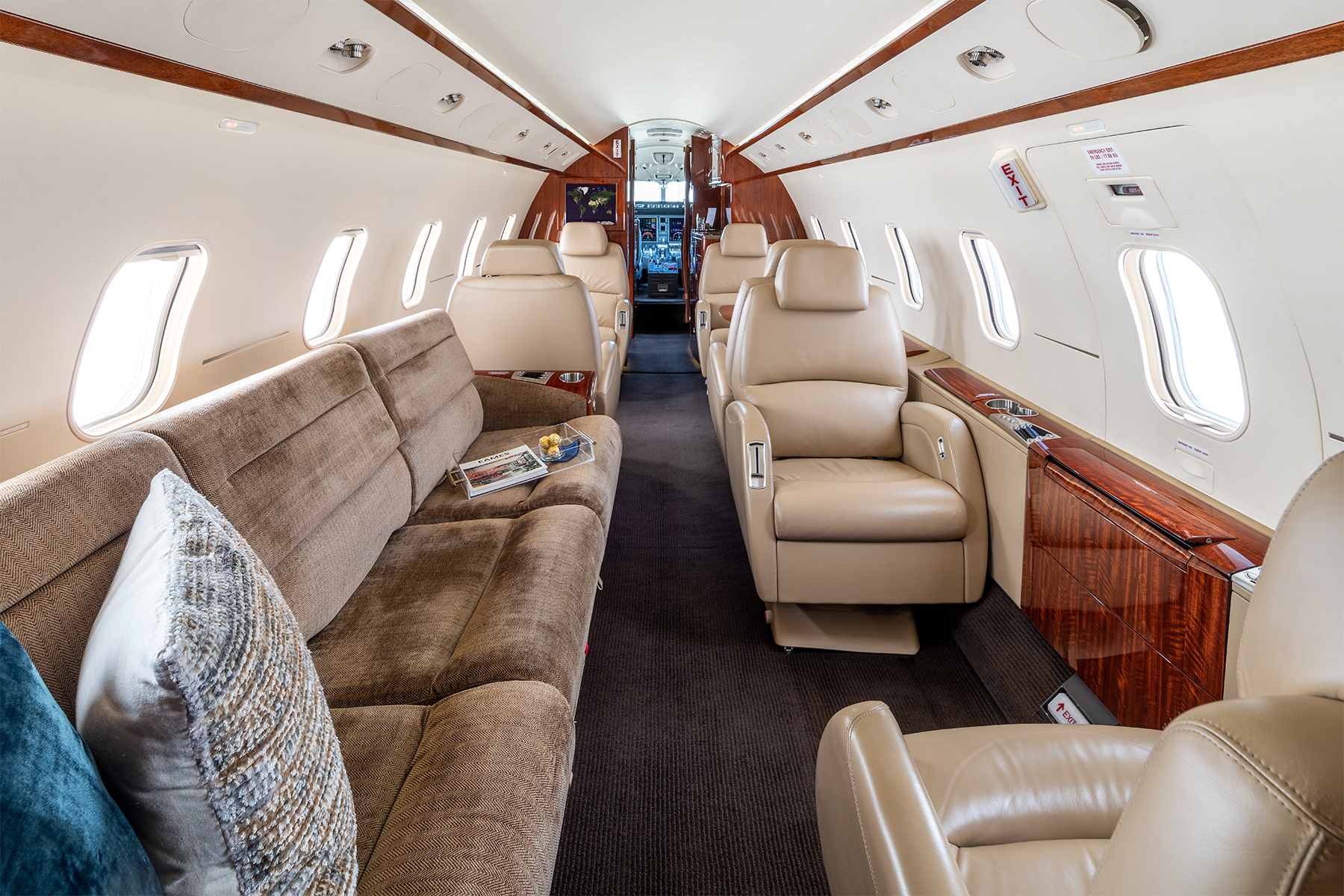 Bombardier Challenger 300 for Jet Charter | Clay Lacy Aviation