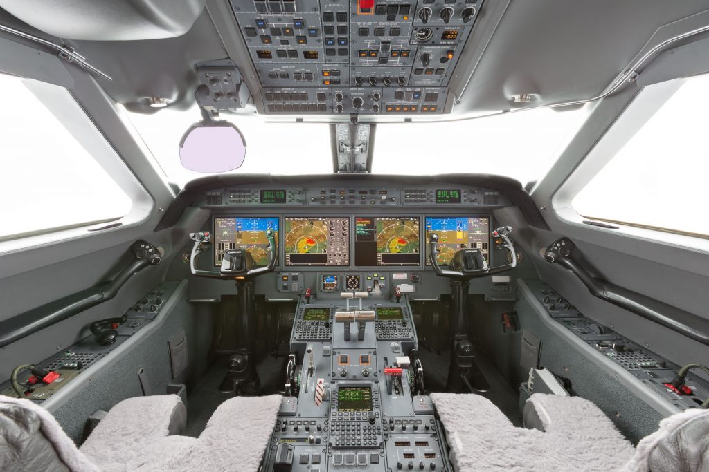 Gulfstream G550 - N35GR | Clay Lacy Aviation