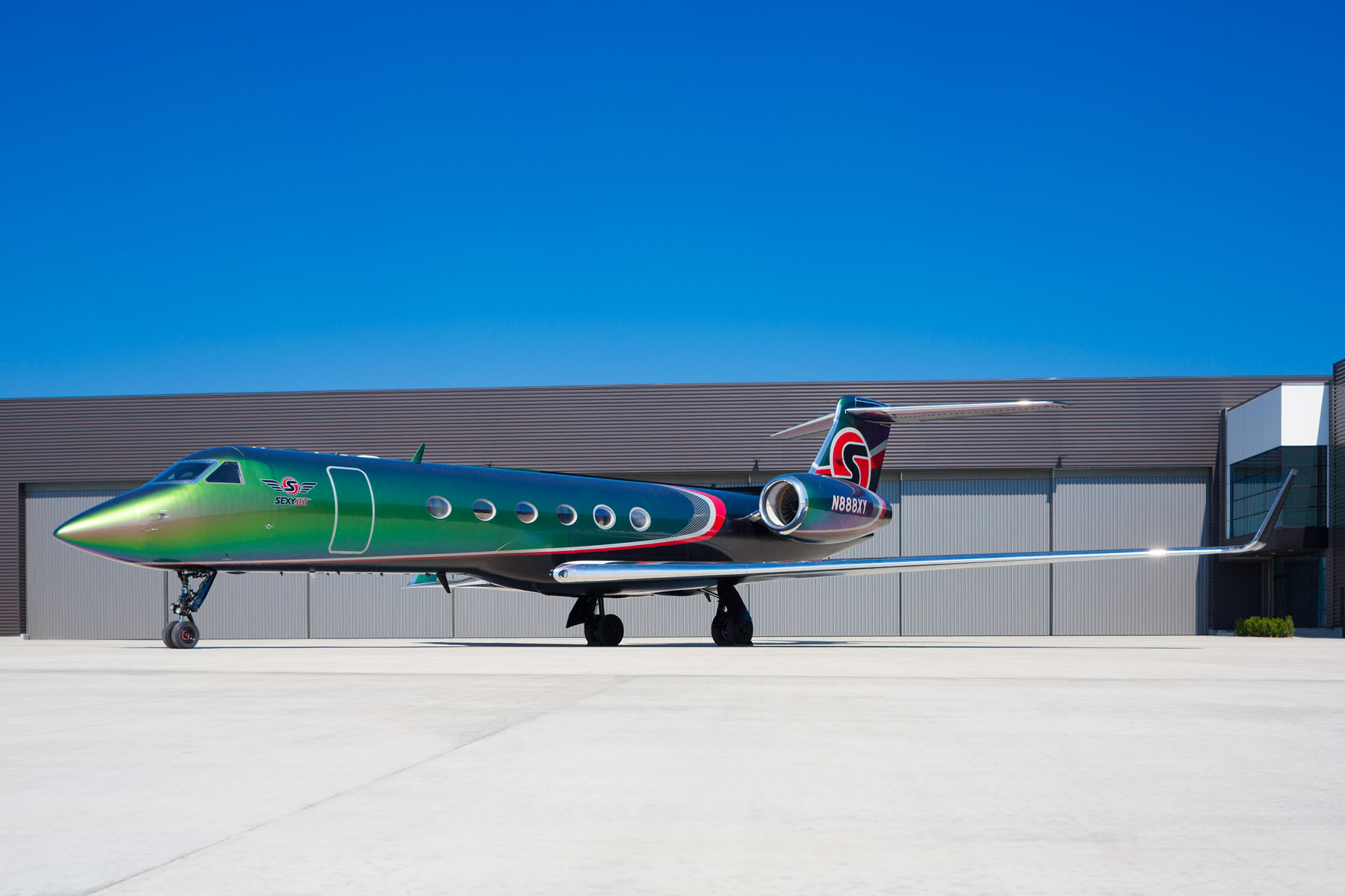 Gulfstream GV - N888XY | Clay Lacy Aviation