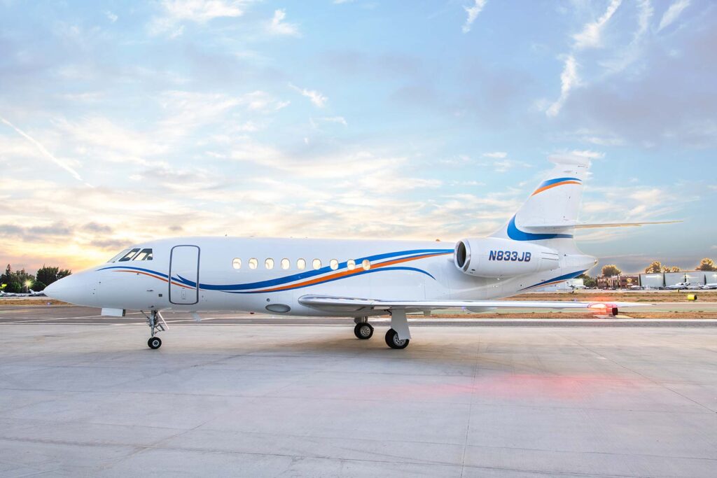 Dassault Falcon 2000EX EASy - N833JB | Clay Lacy Aviation