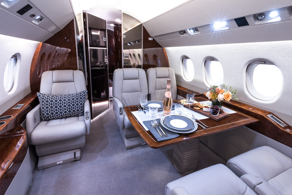 Dassault Falcon 2000EX EASy - N833JB | Clay Lacy Aviation