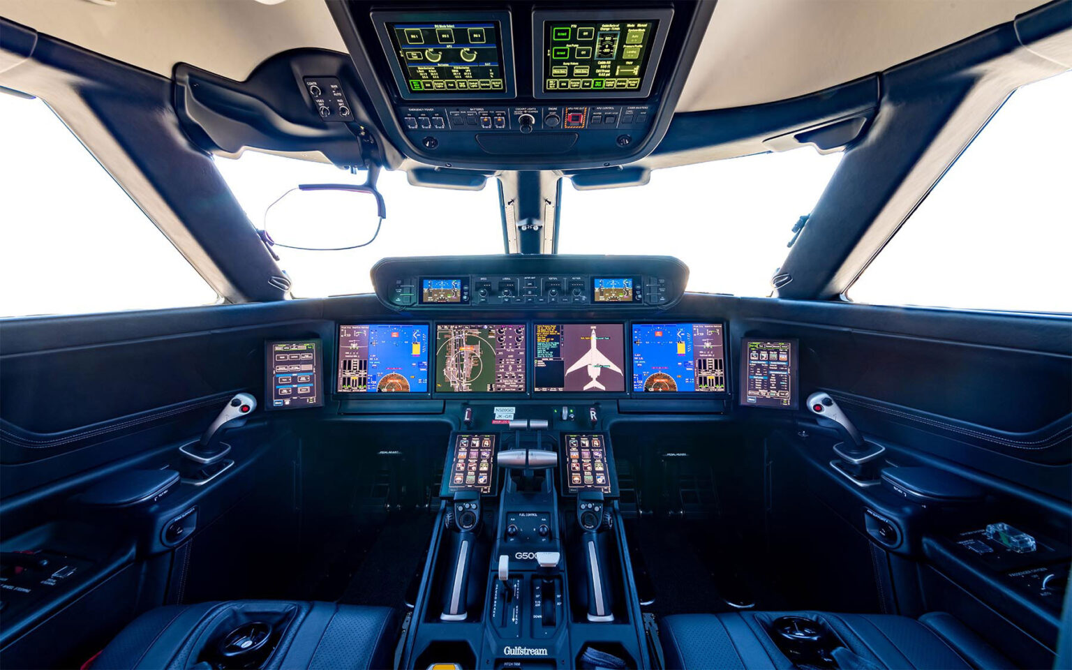 Gulfstream G500 - N131YF | Clay Lacy Aviation