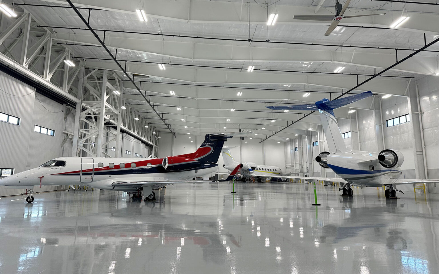 Waterbury-Oxford Airport (KOXC) FBO Near New York | Clay Lacy