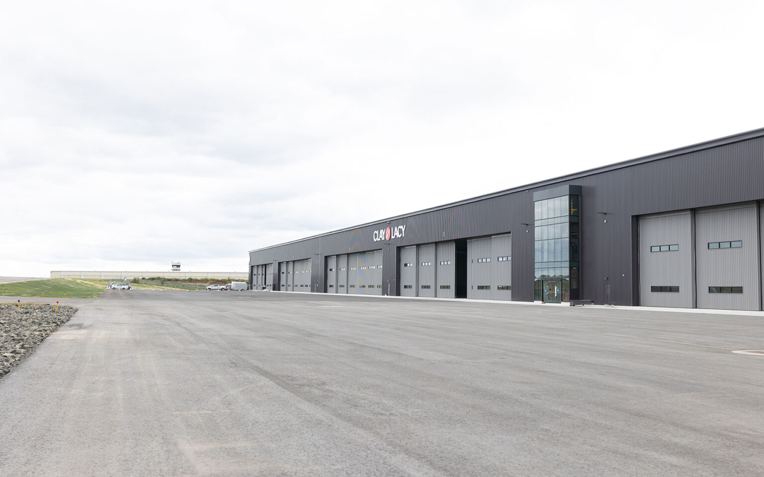 Waterbury-Oxford Airport (KOXC) FBO Near New York | Clay Lacy