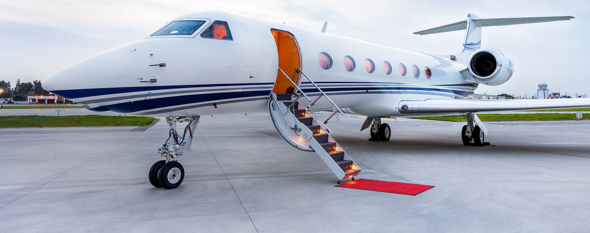 Clay Lacy Aviation | Private Jet Charter & Management Company